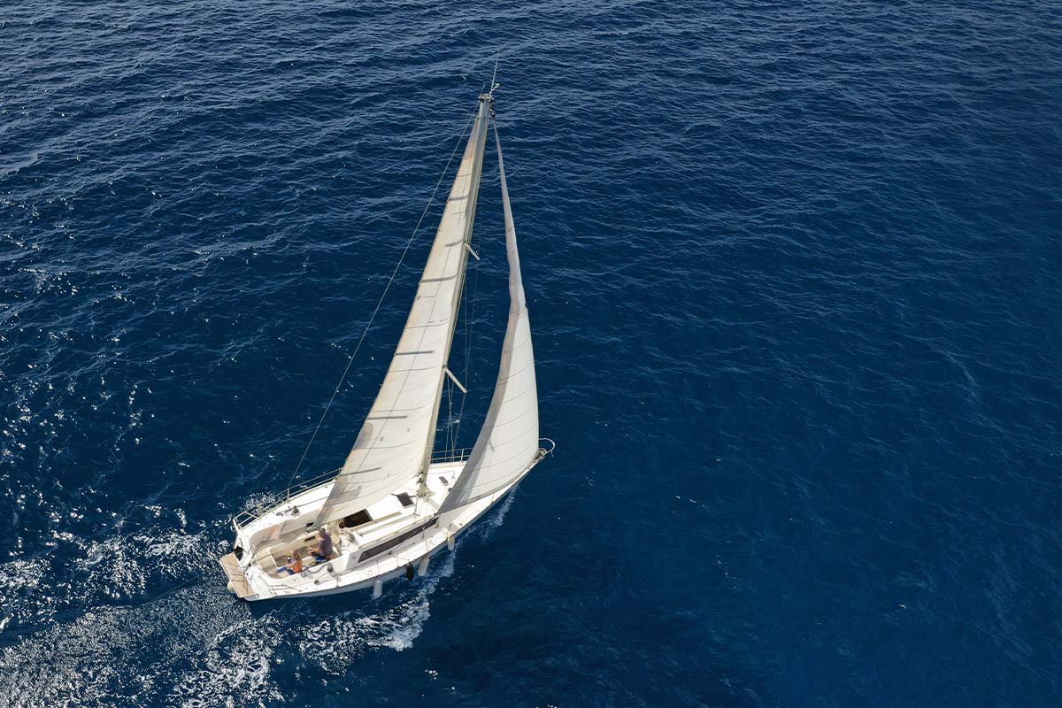 Traverser l’Atlantique à la voile : l'engagement d'une alumni de l'UPEC pour une mobilité douce